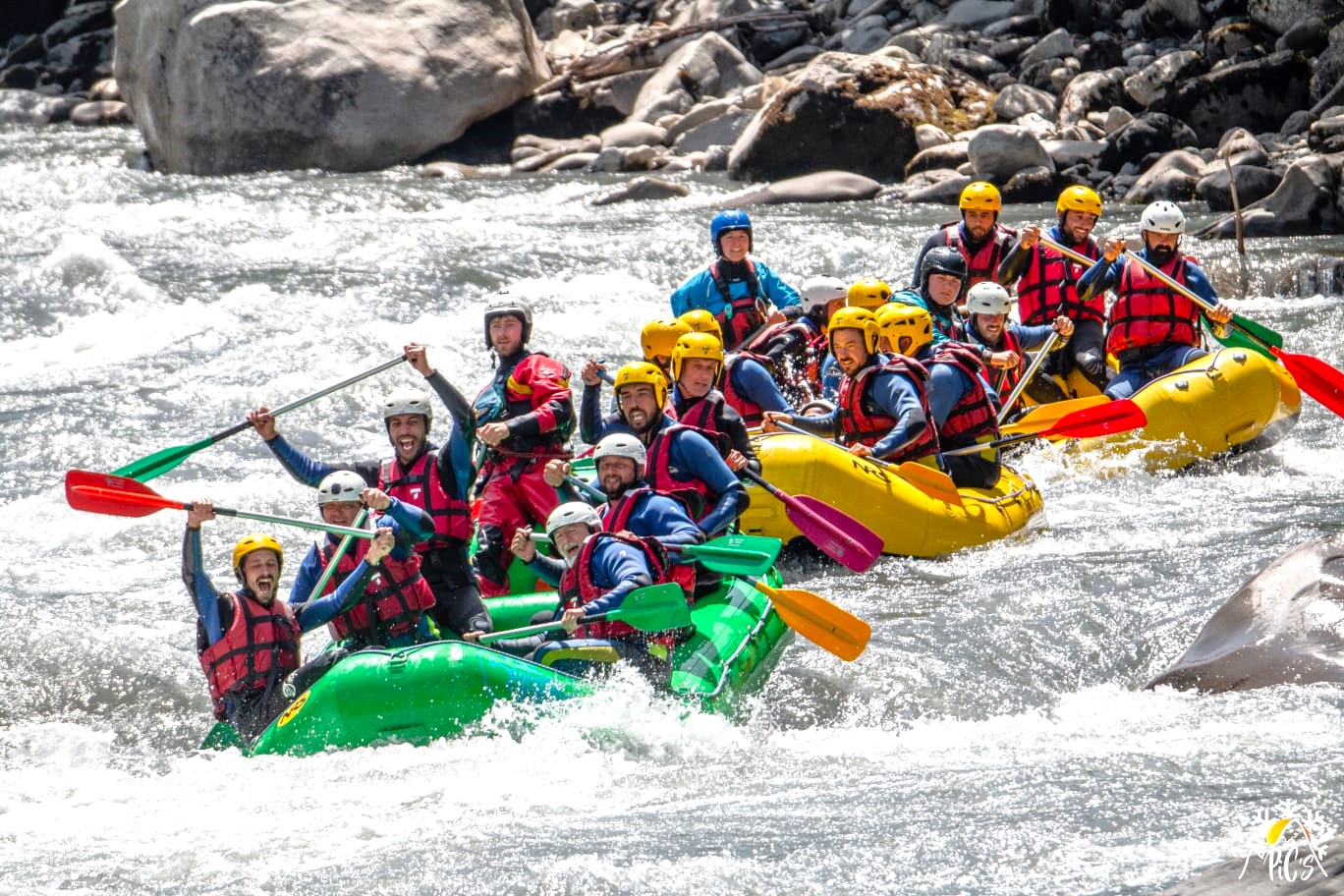5 benefits of Rafting on your physical and mental health - Crazy Water ...